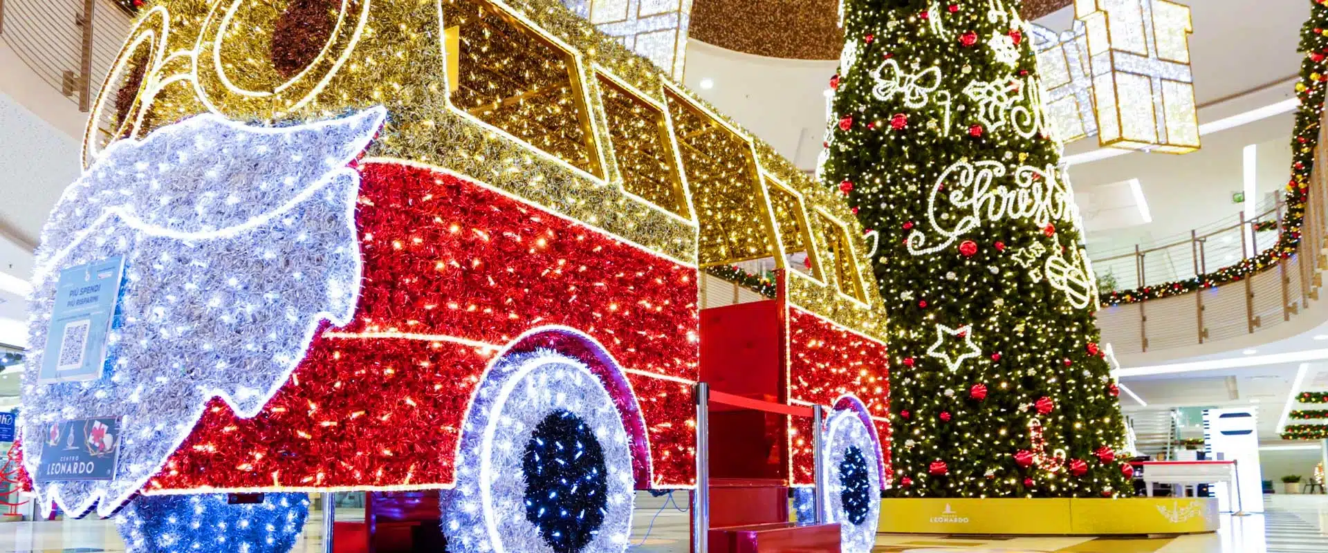 Outdoor commercial christmas decorations store